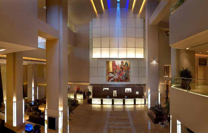 The Lalit Hotel in Connaught Place Delhi, Lalit Hotel Delhi - TrvMe