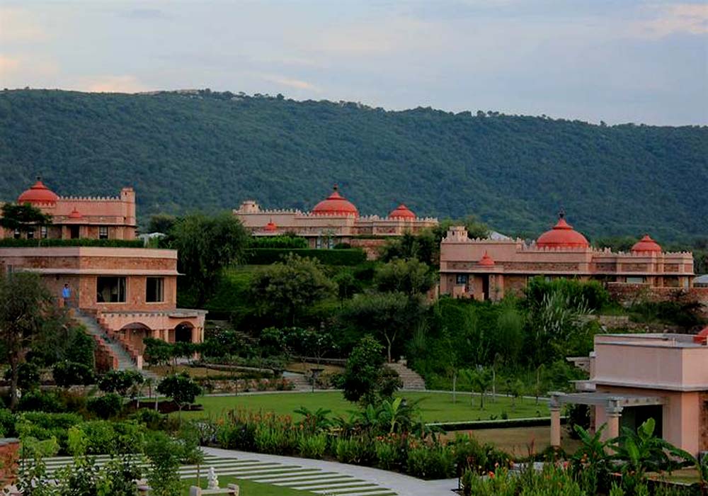 Kukas Honeymoon Tour Package, Kukas Couple Package - TrvMe